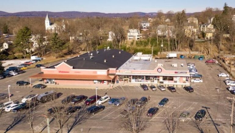 Investor adds 26,000 sq. ft. Clinton shopping center for $6.2 million ...