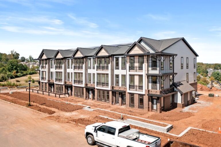 Sharbell debuts 20 townhomes as final piece of Montgomery project ...