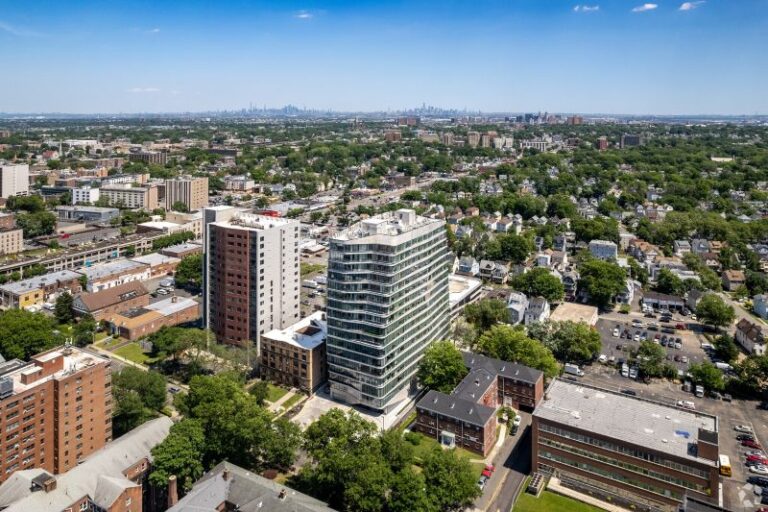 CBRE: Blackstone 360 lands $60 million permanent loan for 213-unit East ...